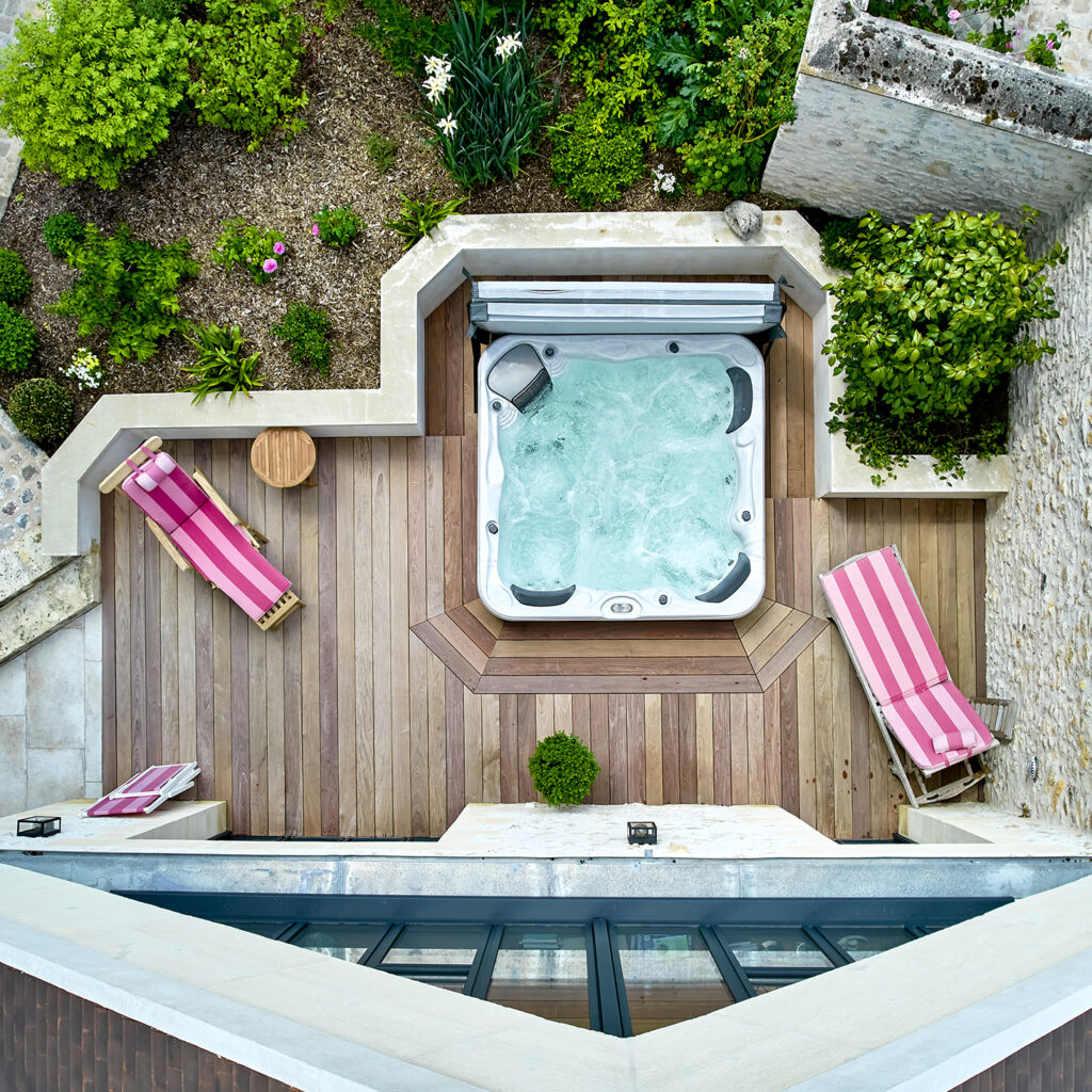 Installation spa : guide complet et astuces - Hénocque Piscines et Spas
